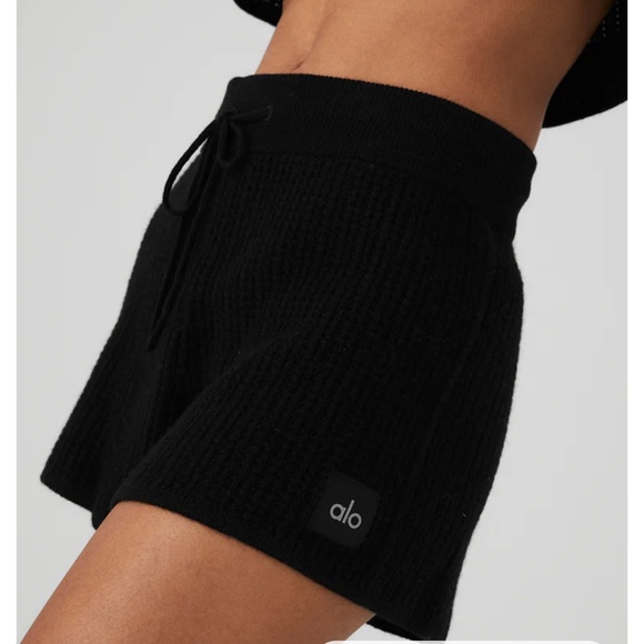 ALO Yoga | Shorts | Alo Shorts | Poshmark